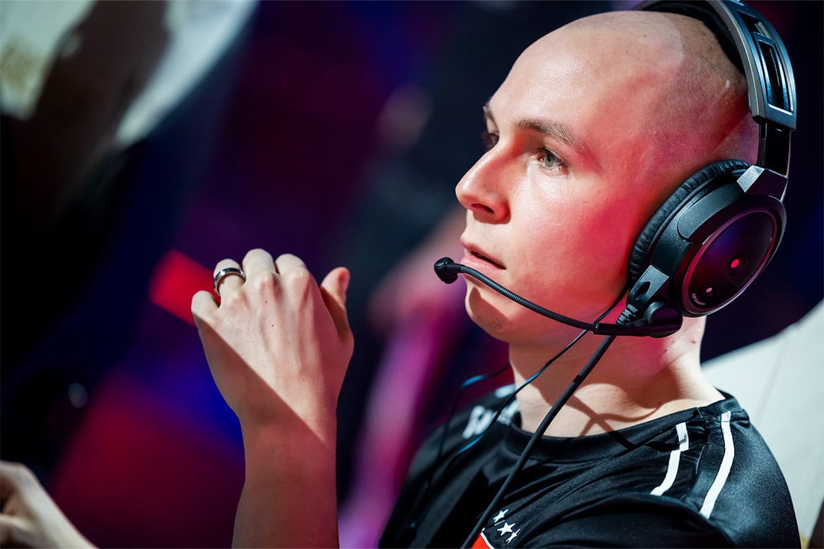 EliGE CS2 Settings: Mouse, Crosshair, Viewmodel & More (2025) - Hotspawn